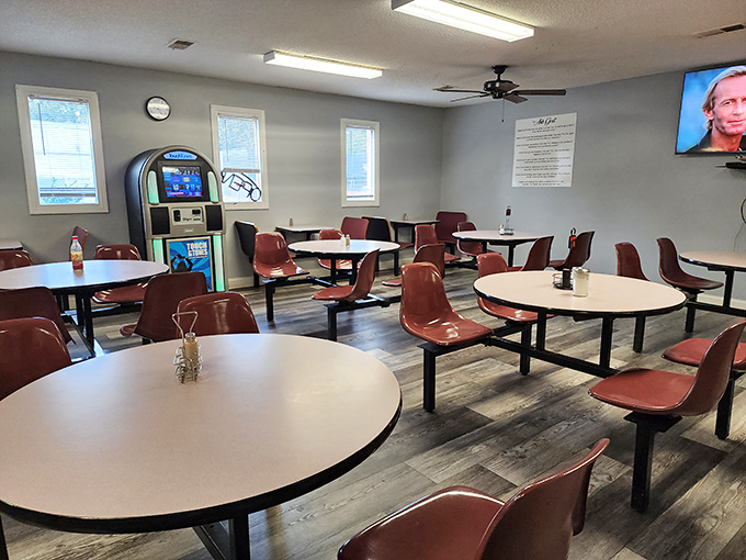 Simple tables, practical seating, and a jukebox that's seen decades of hits&mdash;this is where food, not frills, does all the talking.