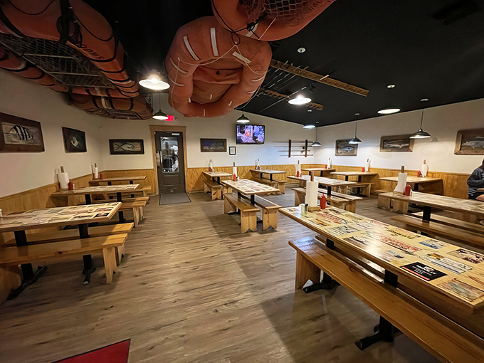 Inside, practical elegance meets Midwestern sensibility with spacious seating and a welcoming Missouri map that says, "You are here, and here is where the food is."