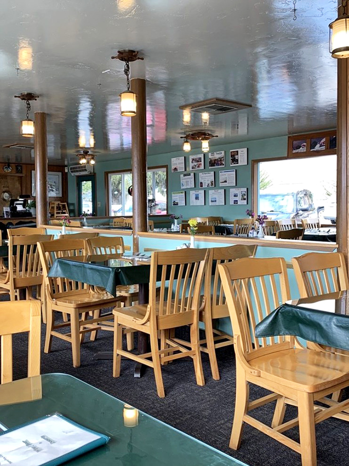 No white tablecloths needed when the view and food are this good. Dockside's simple wooden chairs and aqua-colored tables let the harbor panorama and seafood be the real stars.