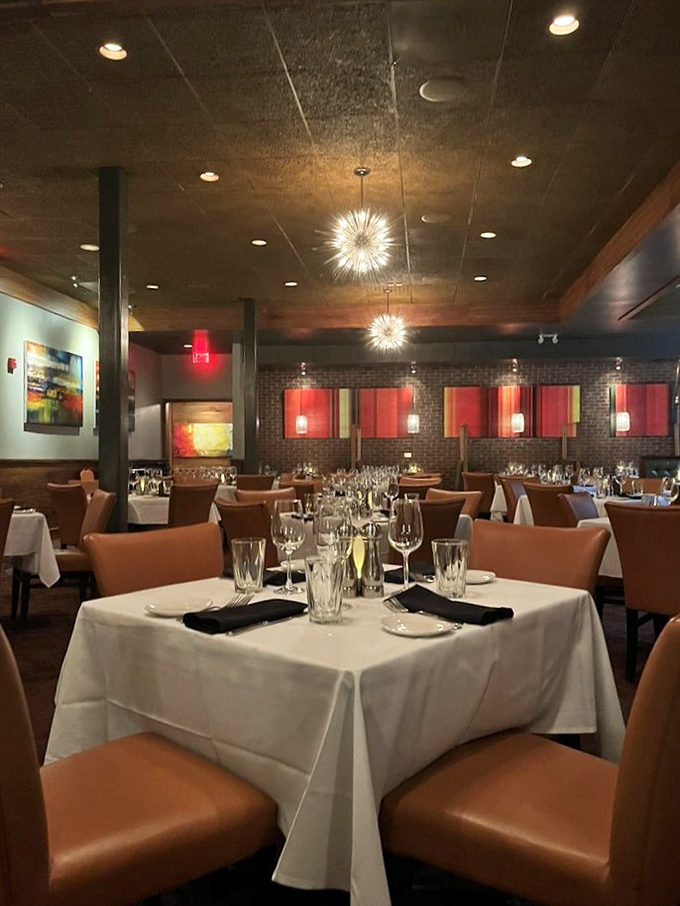 The dining room at Sullivan's strikes that perfect balance&mdash;fancy enough for celebration, comfortable enough that you won't check your watch.