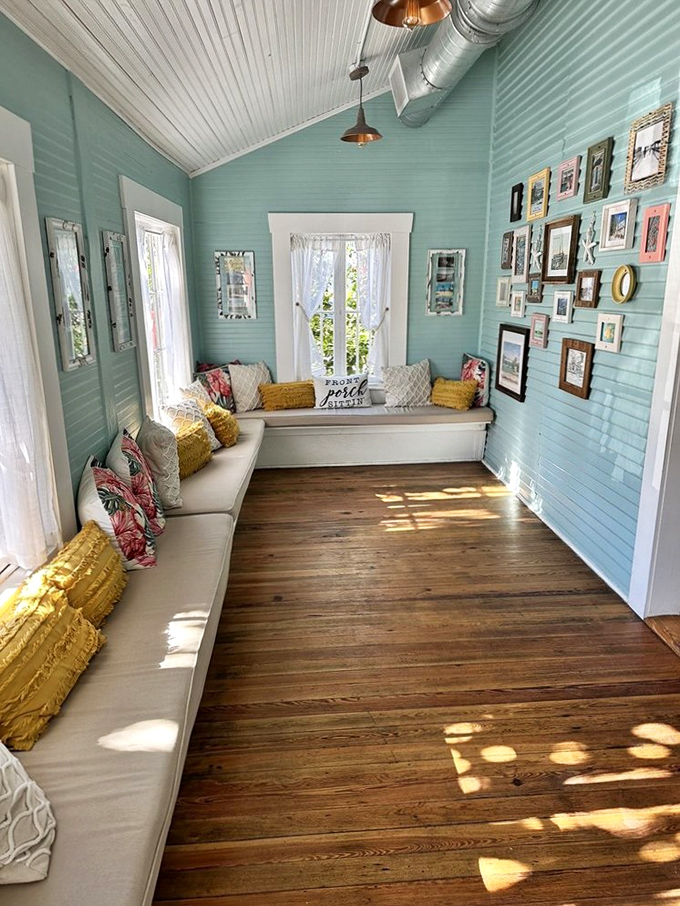 Step inside and discover why burgundy leather and dim lighting never go out of steakhouse style.