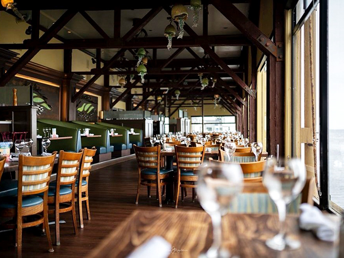 Exposed wooden beams and panoramic windows create the perfect marriage of rustic charm and million-dollar views. Dinner and a show, Pacific Ocean-style.