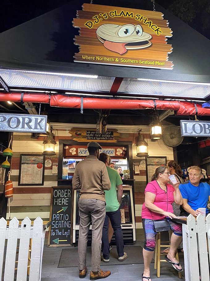 The cartoon clam with googly eyes says it all: this place doesn't take itself too seriously—just its seafood.