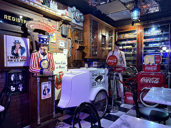 Step back in time with this nostalgic wonderland of Americana. The checkered floor and vintage memorabilia create a museum-like atmosphere where dessert dreams come true.