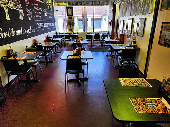 Simple tables, black walls with chalk art, and the promise of meat-induced euphoria. No distractions from the main event.