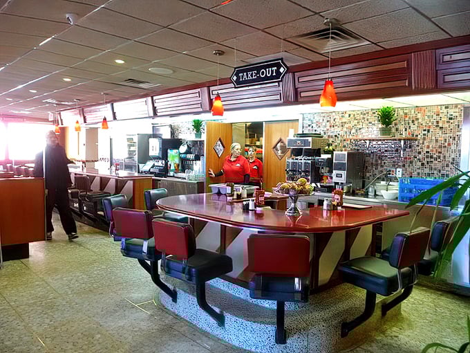 Where counter culture meets comfort food! The classic horseshoe counter and vibrant red seating invite you to pull up a stool and settle in for diner magic.