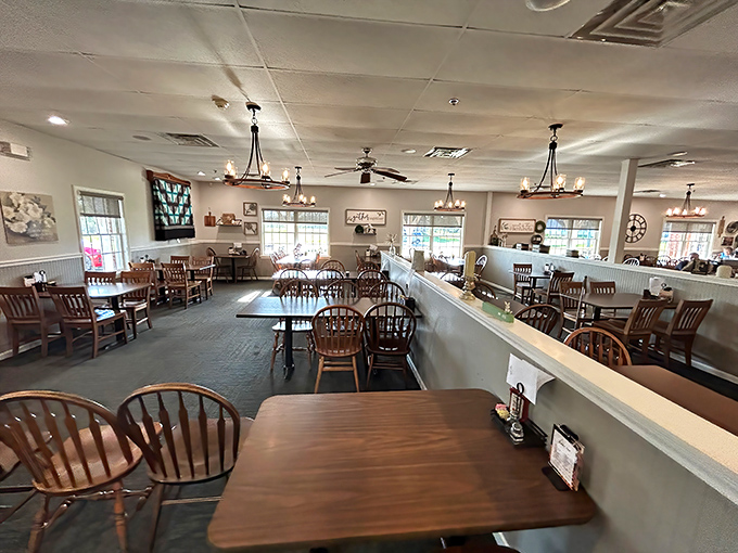 Simplicity reigns in this dining room where wooden chairs have cradled generations of satisfied diners. No Edison bulbs needed&mdash;just honest comfort and conversation.
