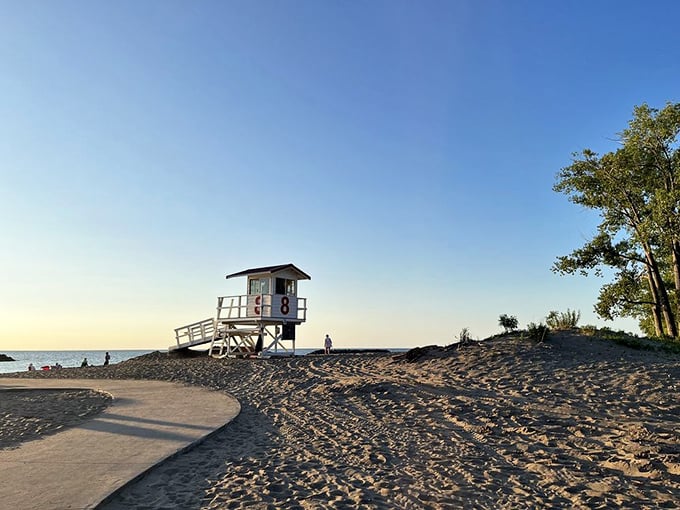 Beach safety meets small-town charm in this perfectly positioned lakeside watchtower.