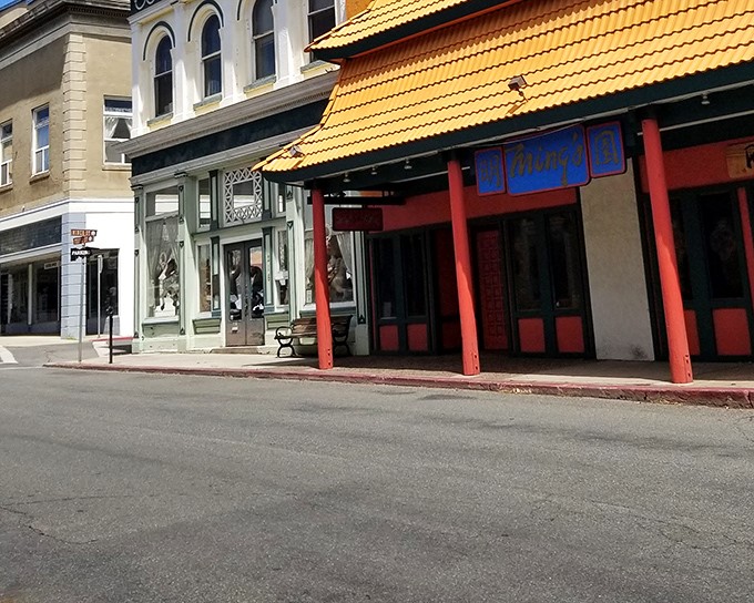 The distinctive yellow-roofed Ming's restaurant stands as a colorful landmark among Yreka's well-preserved historic facades. East meets West in Gold Rush country!