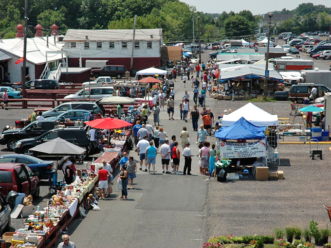 Treasure hunting goes al fresco! The outdoor flea market buzzes with the energy of a hundred garage sales that actually have stuff you want. 