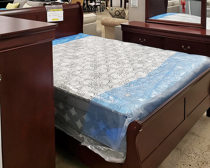 Bedroom sets that won't give your credit card nightmares. Sweet dreams are made of deals this good.