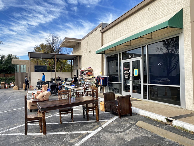 Under clear Texas skies, furniture finds a temporary home in the parking lot&mdash;a preview of the indoor wonderland that awaits treasure seekers.