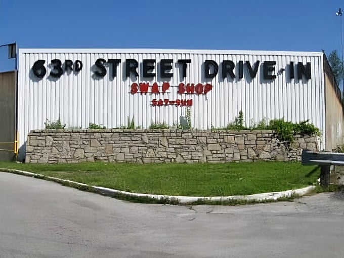 The iconic sign stands as a beacon to treasure hunters, promising adventures in commerce where one person's castoffs become another's conversation pieces.