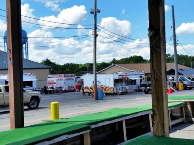 Blue skies and bargain hunting&mdash;the perfect Ohio weekend combination. The outdoor section comes alive when the weather cooperates.