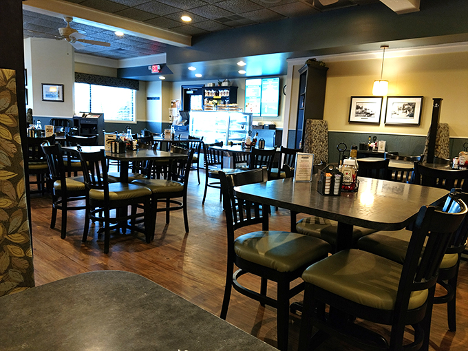 Inside, the unpretentious dining room says, "We put our energy into the food, not fancy chandeliers." That's my kind of priority.