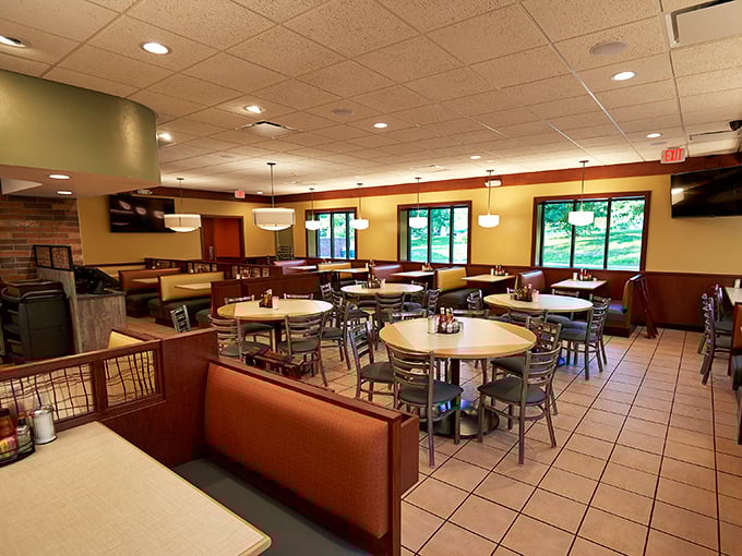 The warm earth tones and comfortable booths aren't trying to impress design magazines—they're too busy making you feel perfectly at home.