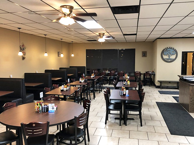 Classic diner comfort meets small-town charm in this no-frills dining room. Those ceiling fans have witnessed countless "mmms" and "aahs" from satisfied customers over the years.