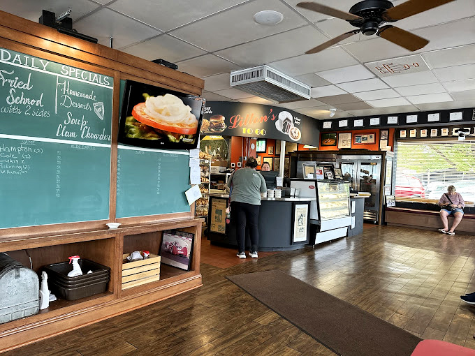 Step inside where fluorescent lights illuminate culinary magic – sometimes the best treasures hide in plain sight.