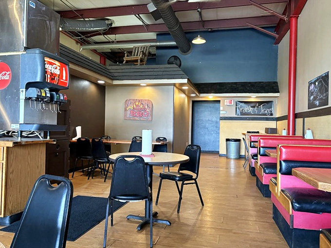 No-frills dining at its finest. Red booths and simple tables say, "We put our energy into the food, not fancy furniture"&mdash;exactly as it should be.