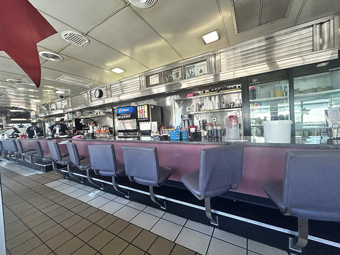 Counter seating at Lincoln Diner offers front-row tickets to the greatest show on earth: breakfast being prepared with the precision of a well-rehearsed symphony.