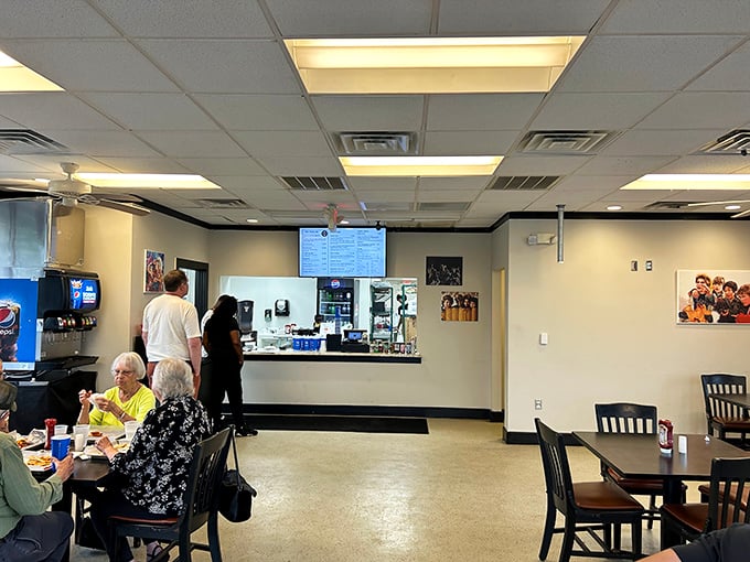 Simple, clean, and focused on what matters&mdash;the food. This no-frills dining room lets the burgers be the undisputed stars of the show.