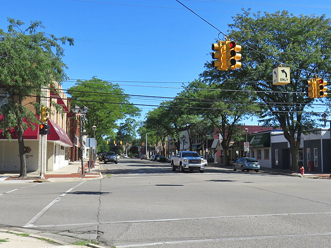Alma's tree-lined streets offer that perfect Midwest vibe &ndash; Norman Rockwell would have set up his easel right here.