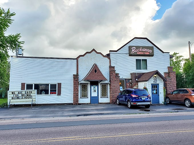 Buck-A-Neer's unassuming white exterior hides a temple of beef worship inside. The best treasures often come in simple packages.