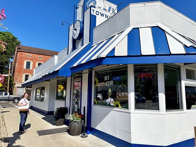Blue and white perfection! This charming diner looks like it belongs in a Norman Rockwell painting of the ideal American breakfast.