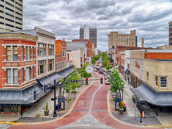 Evansville's charming streets invite leisurely strolls without emptying your wallet. That brick-paved downtown has more affordable treasures than you'd expect!