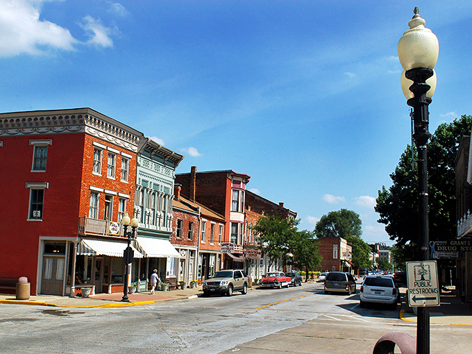 Mark Twain's hometown still charms visitors with its perfectly preserved Main Street and Mississippi River views.