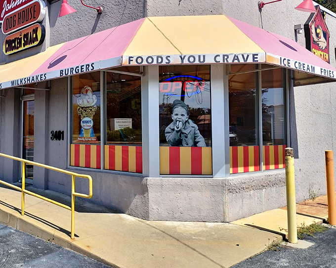 Don't judge this colorful corner spot by its cover &ndash; inside lies some seriously spectacular fried chicken. 
