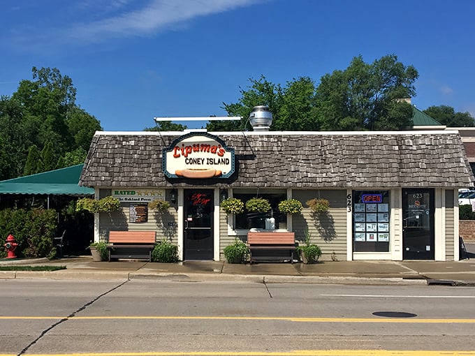Lipuma's charming cottage-like exterior makes you feel like you're visiting grandma&mdash;if grandma made killer coneys!
