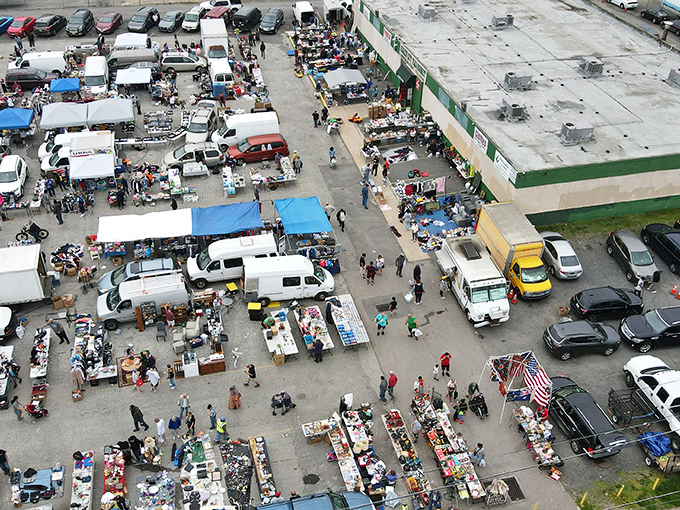 Urban treasure hunting at its finest! Quaker City's sprawling market transforms a parking lot into a bargain seeker's playground.
