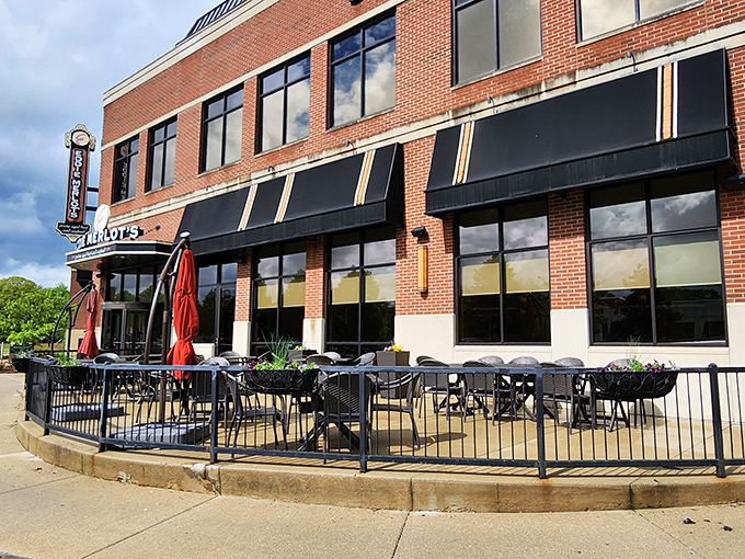 The outdoor patio at Eddie Merlot's offers al fresco dining with all the sophistication of the indoor experience. Summer steak dreams!