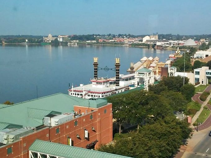 The Ohio River provides Evansville residents with million-dollar views at bargain-basement prices. That riverboat isn't the only thing staying afloat on a fixed income!