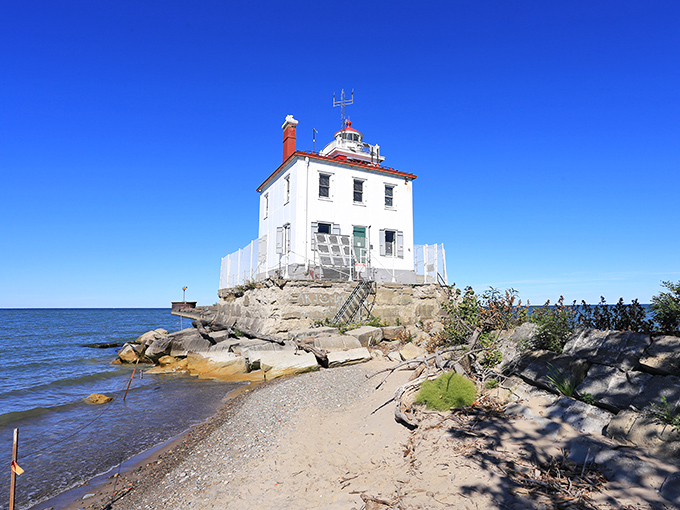Fairport Harbor's lighthouse looks like it's floating between sky and water. Talk about the ultimate waterfront property!