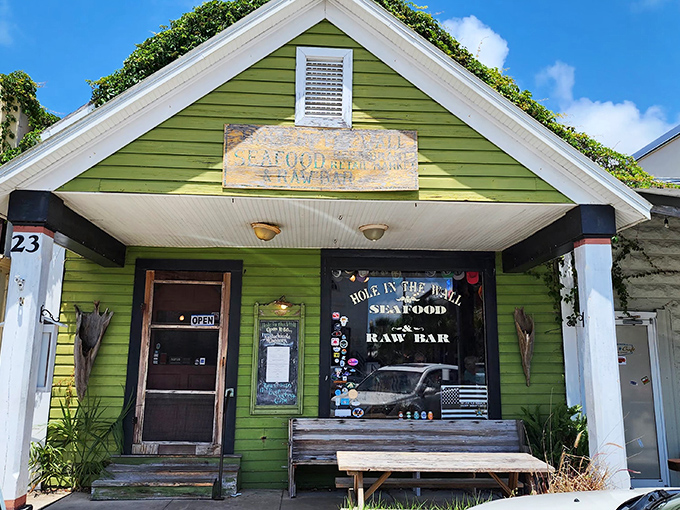 "Hole in the Wall" isn't just a name, it's an accurate description! Sometimes the best flavors come from the most unassuming packages.