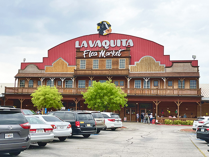 Morning light bathes La Vaquita's distinctive red building, promising a day of discoveries that'll have you saying "&iexcl;Qu&eacute; bueno!"