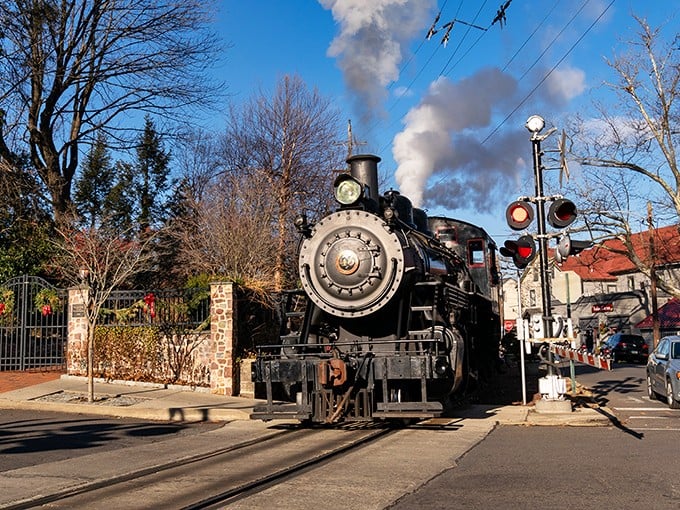 The train track in New Hope offer a peaceful escape. Just don't ask George Washington for directions - he crossed elsewhere!