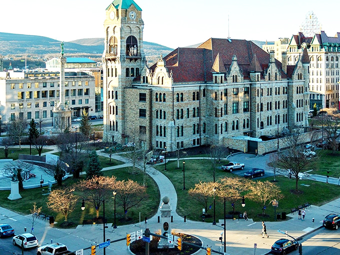 This majestic stone courthouse in Scranton looks like it's auditioning for a period drama. Spoiler alert: it got the part!