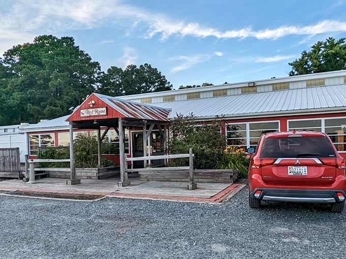 The Red Roost: Sunshine, blue skies, and a bright red building &ndash; nature's way of saying "seafood served here!"