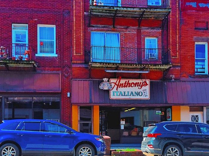 Anthony's Italiano isn't just a restaurant—it's a time machine where red sauce flows freely and garlic bread arrives with enough butter to make your cardiologist wince.