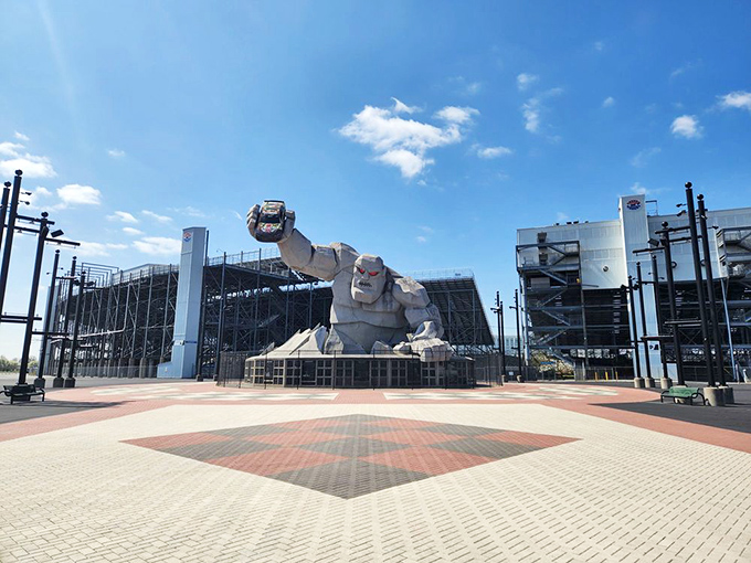 A perfect Delaware day frames this gentle giant, whose stadium-side position gives new meaning to "having a monster view" of the race.