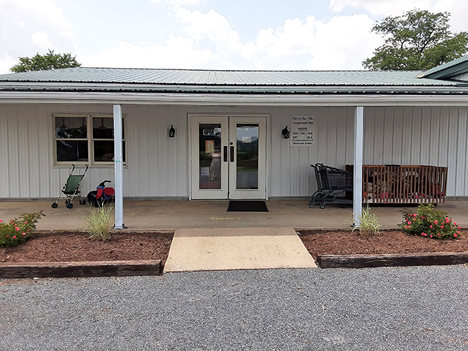 This welcoming entrance might as well have a sign reading "Abandon your shopping budget, all ye who enter here." Your wallet's about to get lighter, but your home much happier.