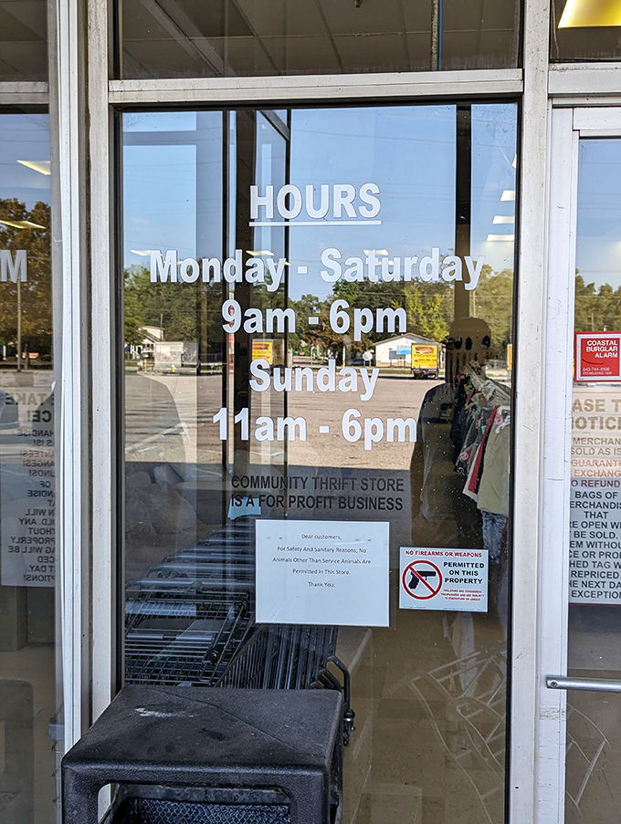 Business hours posted clearly—because even treasure hunting requires proper planning. Sunday openings are a weekend browser's delight.