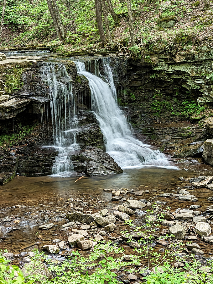 This waterfall doesn't need Instagram filters. Mother Nature's been perfecting this shot for roughly 10,000 years.