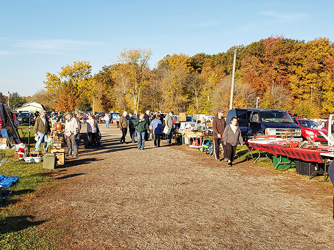 Fall foliage provides the perfect backdrop for serious antiquing. The golden rule of flea markets: the most beautiful days bring the best finds.
