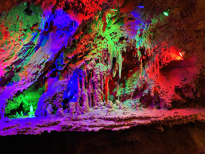 Who needs nightclubs when Mother Nature throws her own light show? These formations pop with vibrant colors that would make Vegas jealous.