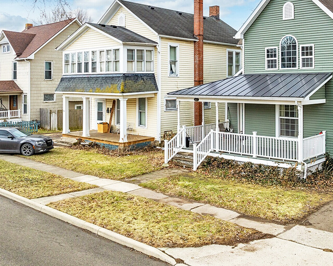Charming historic homes with welcoming porches line Bellefontaine's residential streets. Norman Rockwell would feel right at home here.