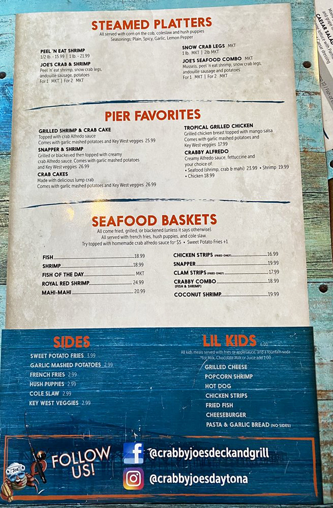 The menu reads like a love letter to the sea – steamed platters, pier favorites, and seafood baskets that tempt even the most committed landlubbers.